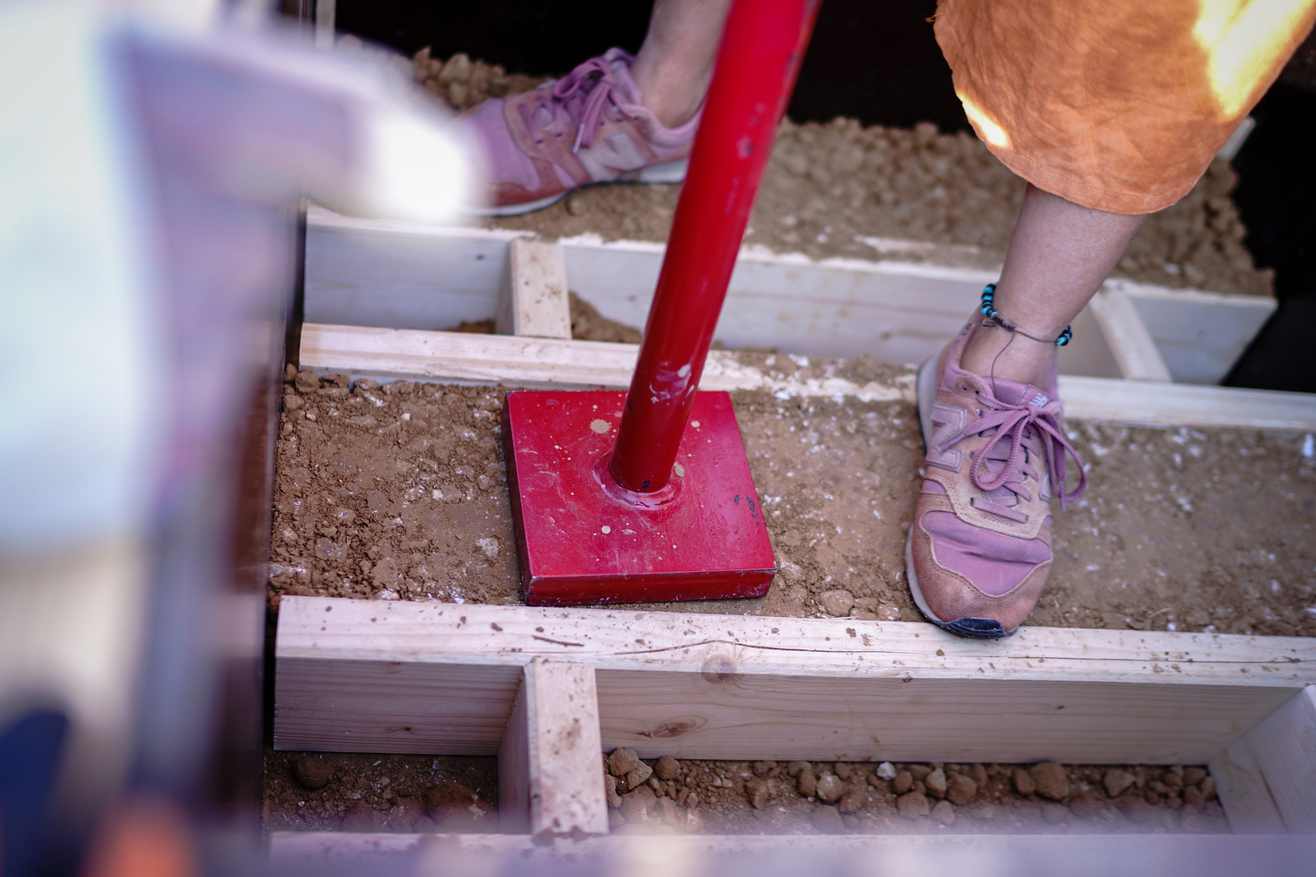 Practical experience: Building a Rammed-Earth Block | Transsolar ...